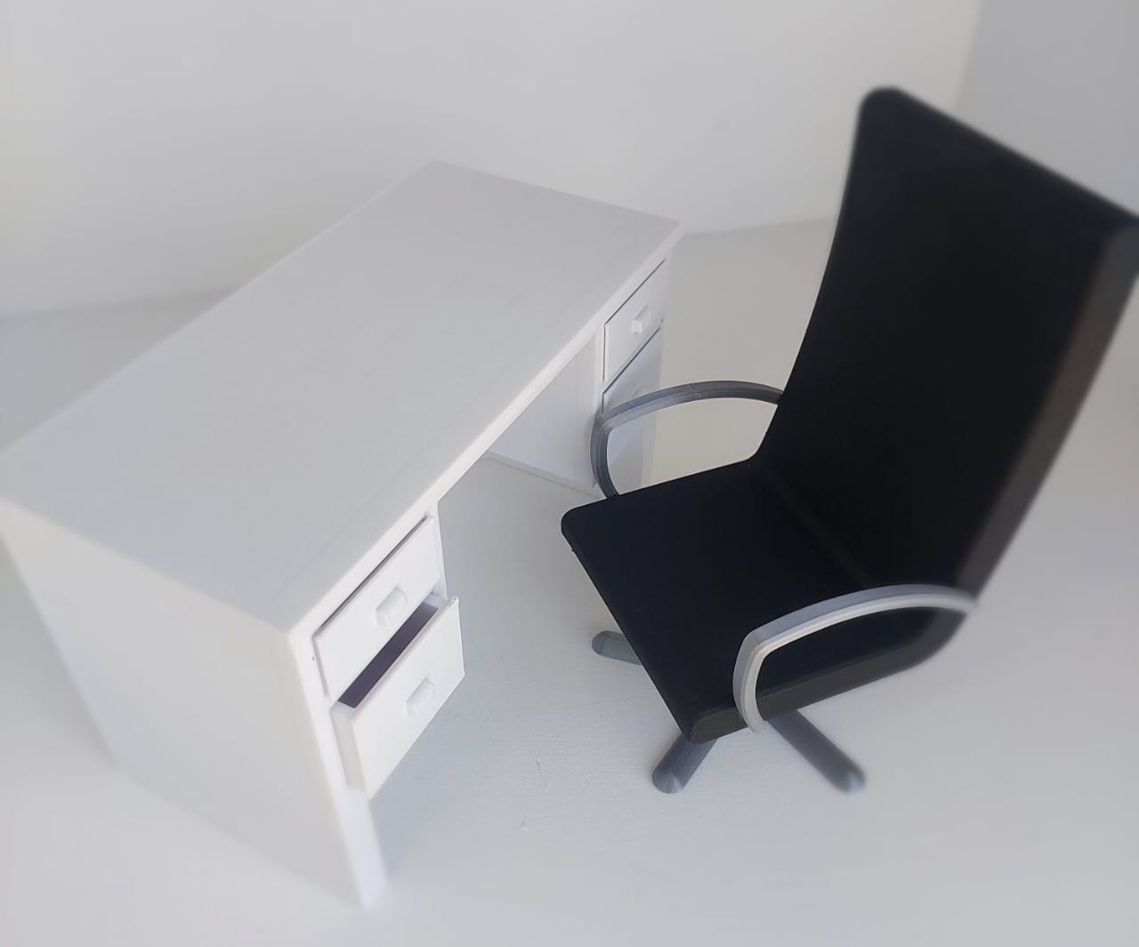 Office desk and chair combo – Niantri